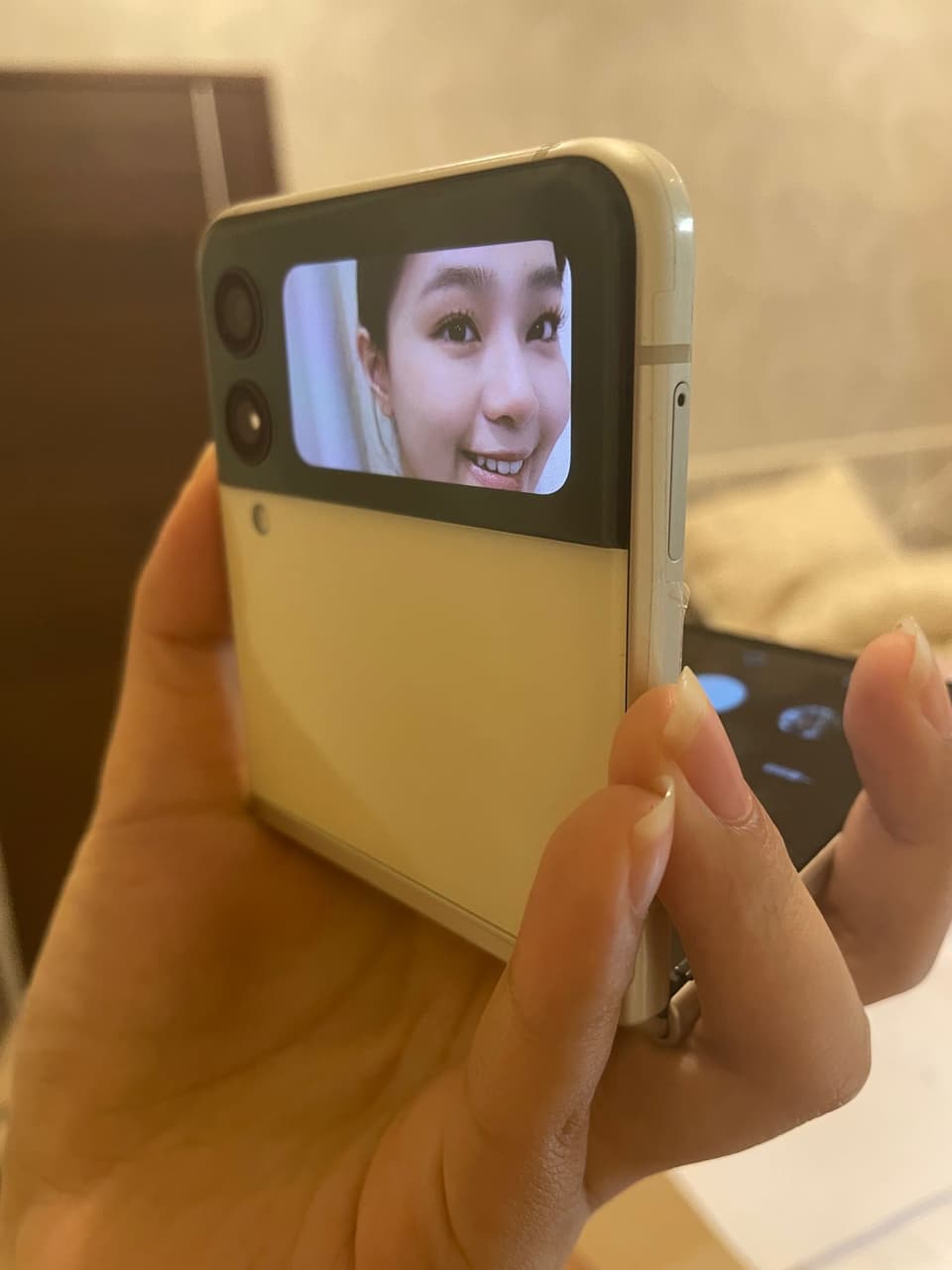 #Z分子 愛拍照女孩的日常！一個人也能拍出網美照 #開箱大使 - 快樂的瓜農 (@emmaho) | Dcard