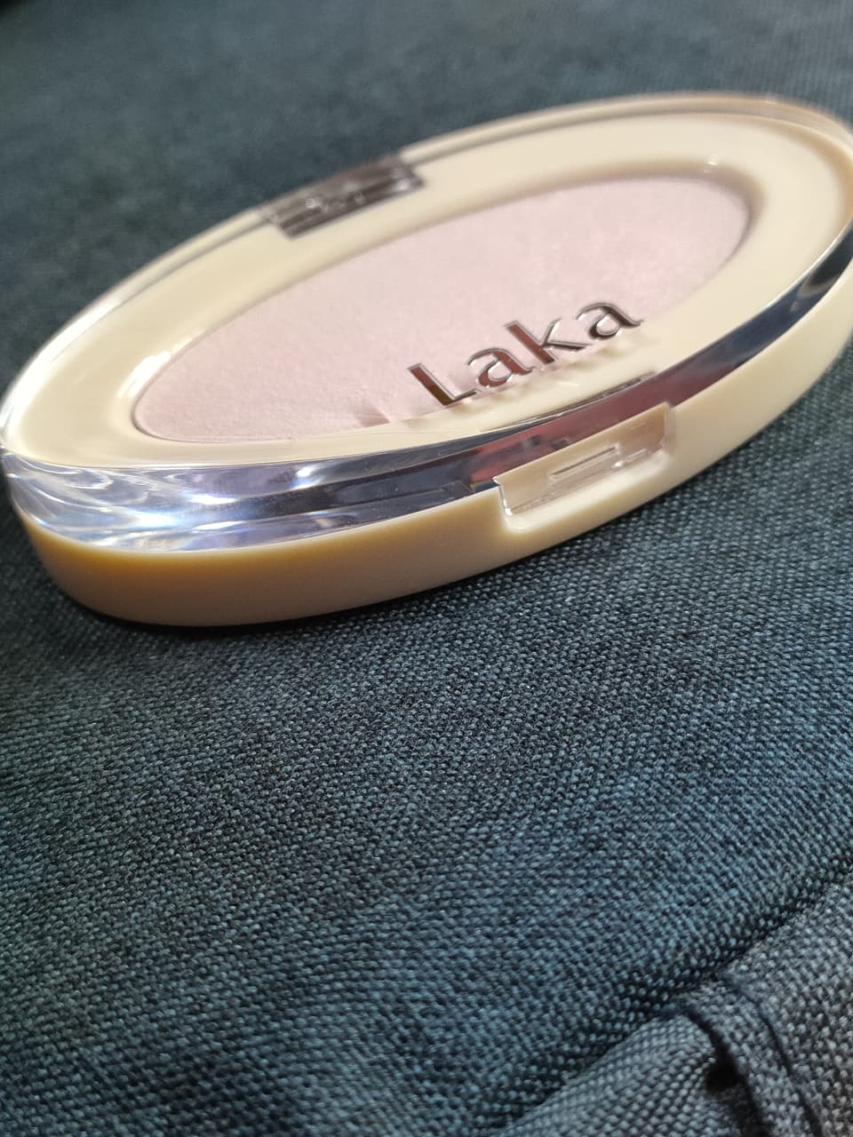 #分享 LAKA 粉色打亮 💞 - 美妝板 | Dcard