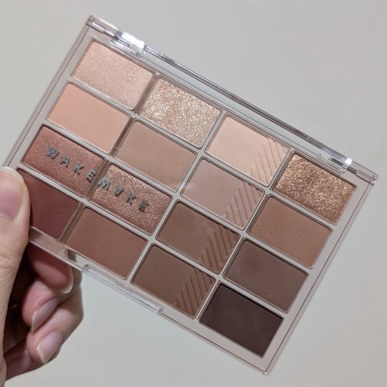 眼影盤點：WAKEMAKE 16色眼影盤 11倫敦棕色模糊 #黃紅棕 #日常 - 文青鳥 (@ysh_) | Dcard