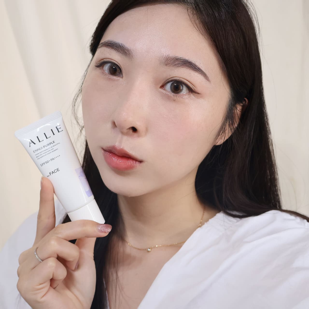 好用到爆炸💥ALLIE 持采濾鏡調色UV防曬乳 三色開箱 - 我是77Chi👻 (@apple23548) | Dcard