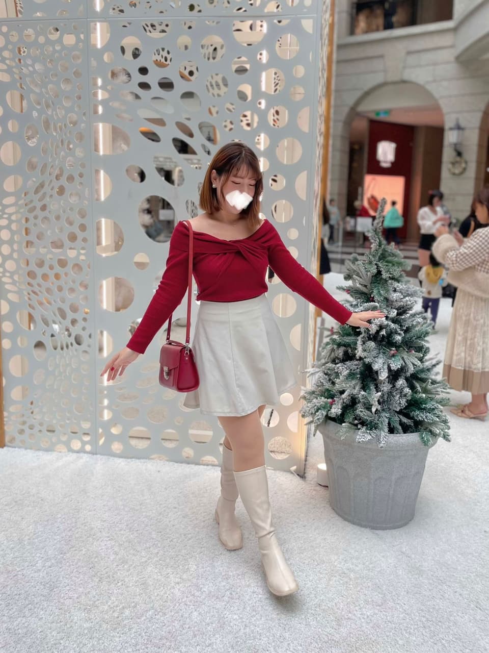 大梨女子的聖誕紅綠穿搭 ️💚 - SHADOW🌙 影子 (@shadow666) | Dcard