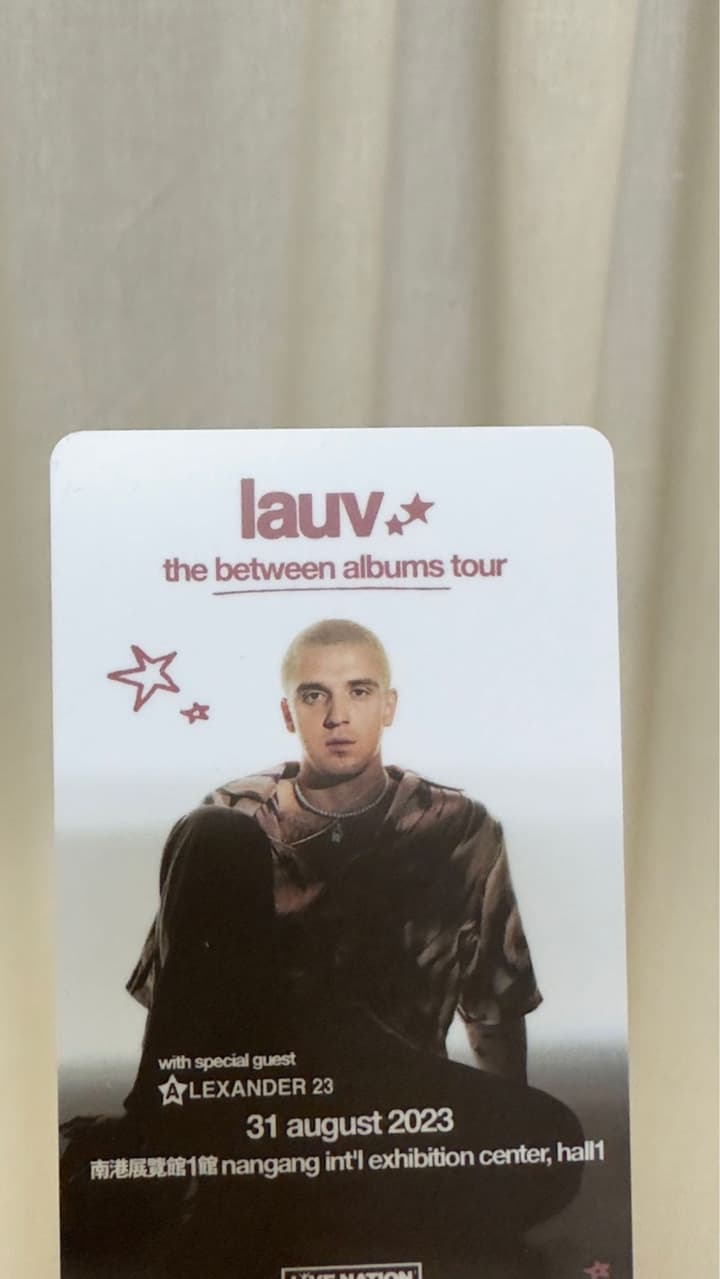 #讓票 LAUV 南港展覽館8/31 - 票券交流板 | Dcard