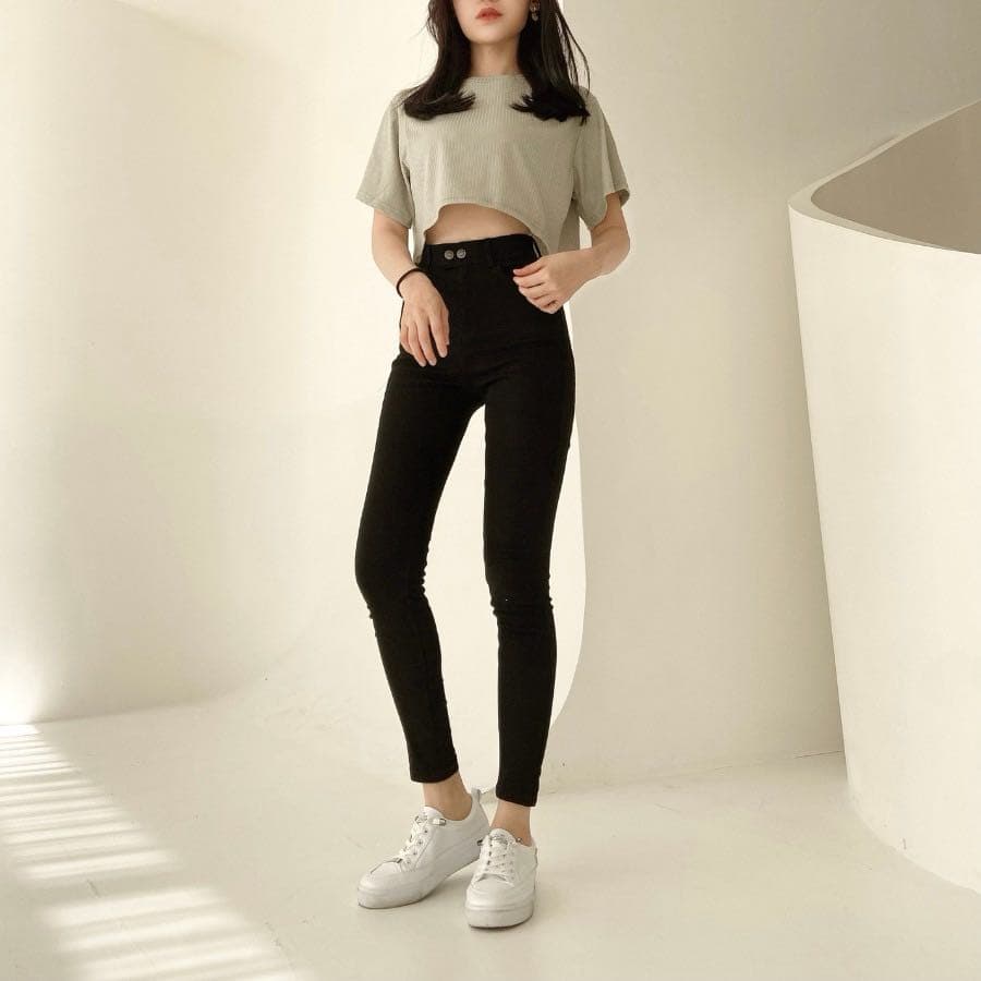 #顯瘦推薦🩷 彈力-5kg! 魔術褲高腰長褲｜可搭配長靴 - 愛購物的小繪物🦋 (@shopaholicisme) | Dcard