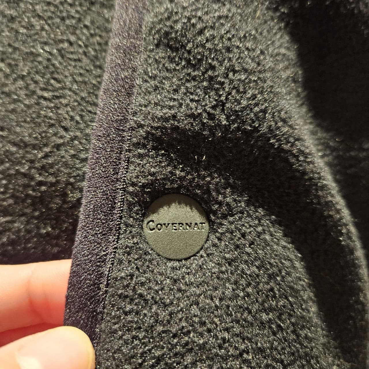 #我要賣 穿不到五次的convernat 毛絨外套 黑色 內有實拍圖（已售出） - 二手交易板 | Dcard