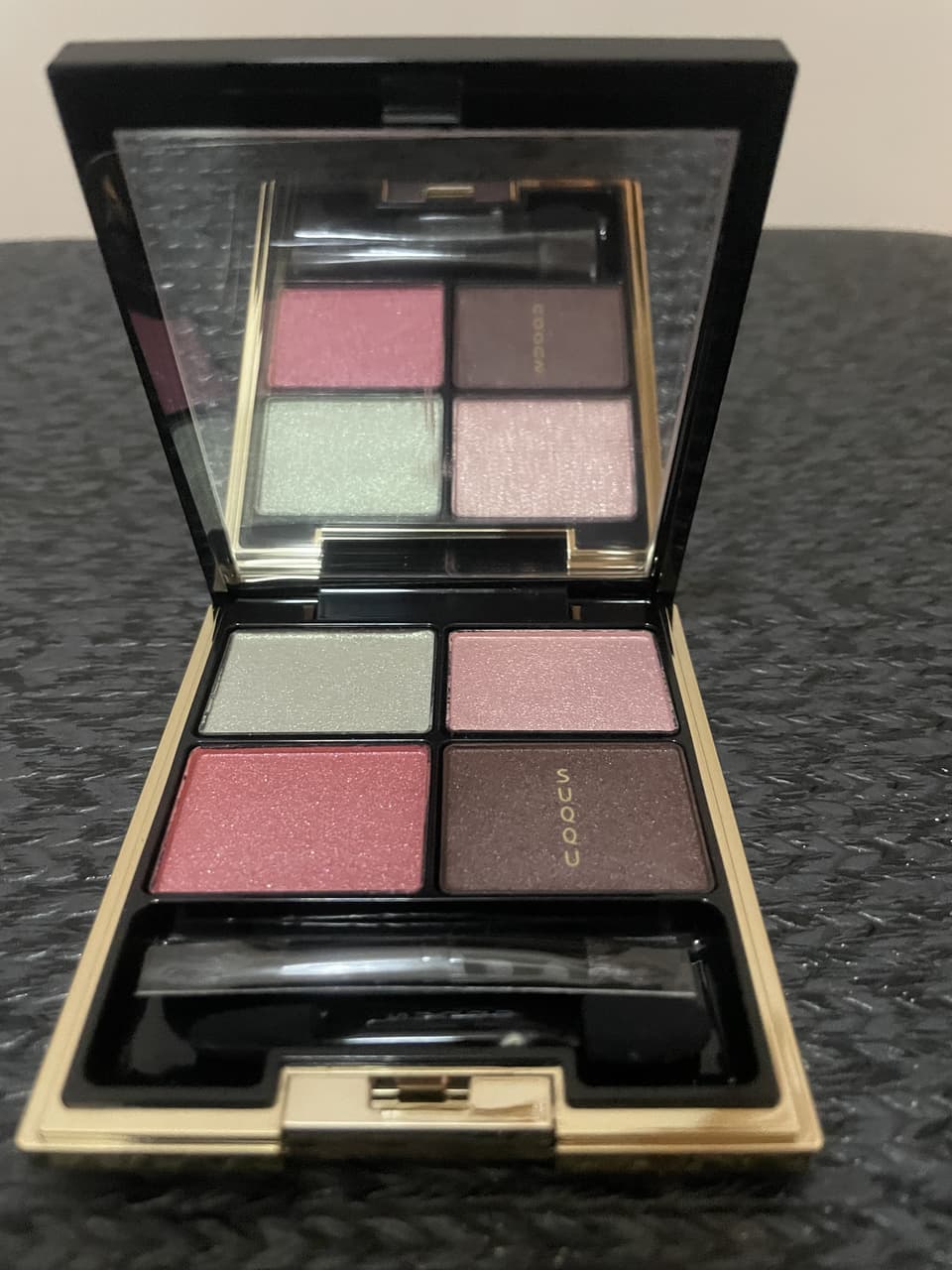 #我要賣 店到店 SUQQU 限量斷貨 眼影腮紅蜜粉餅 - 二手交易板 | Dcard