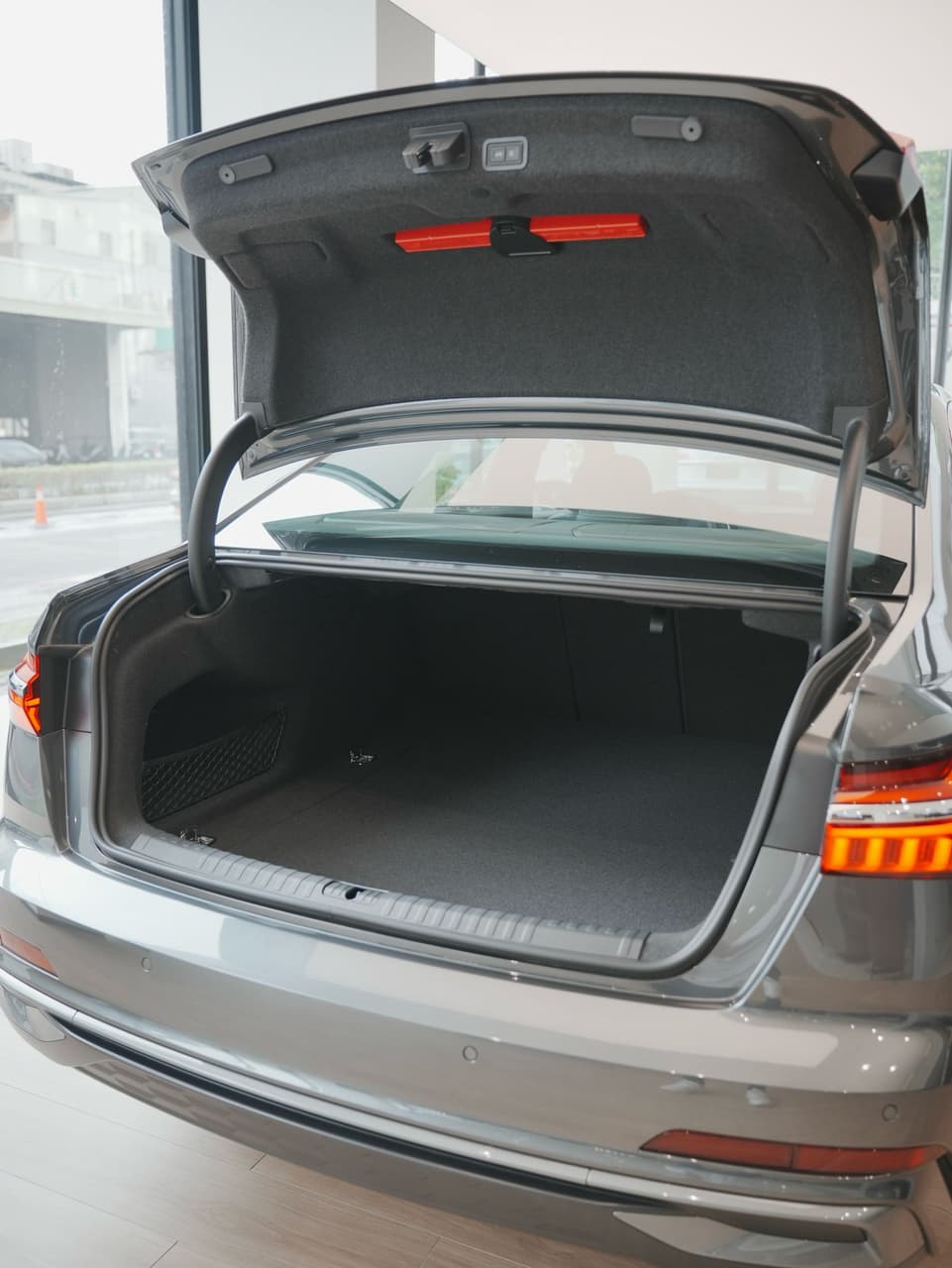 Audi A6 sedan 40 TFSI S line Daytona grey - 汽車板 | Dcard