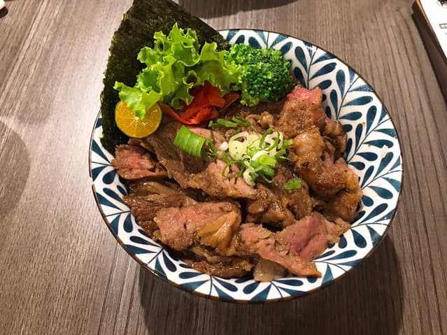 #日式 #河堤食圈 #牛丁次郎坊 - 美食板 | Dcard