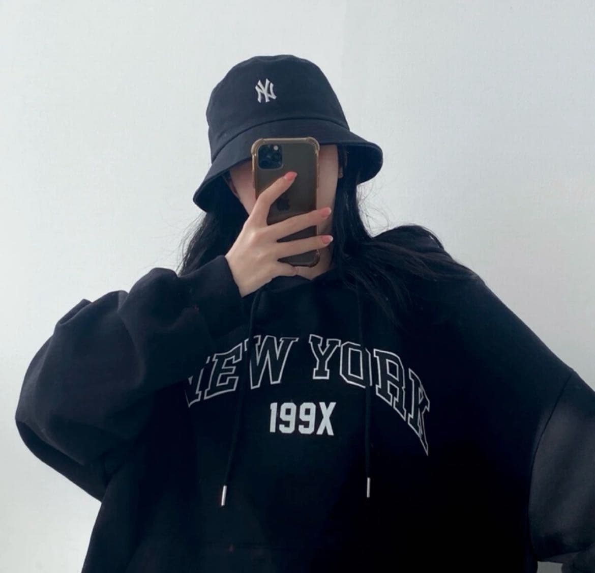 #NEW YORK 韓國 高磅數 印花 刷毛寬鬆帽T，現正5.5折，2件再折50元🥰 - 阿榮 (@ahwingotorich) | Dcard