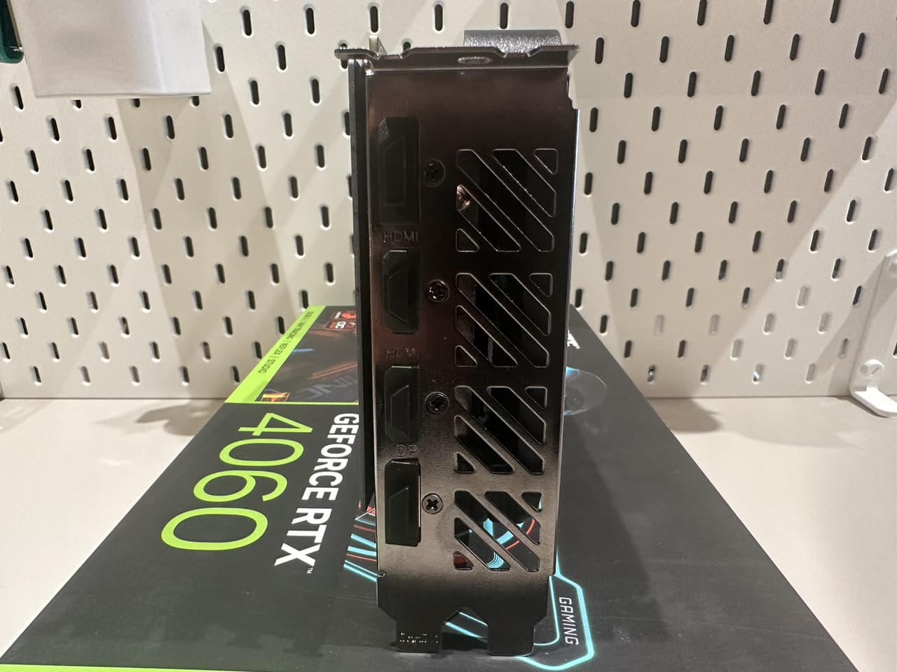 #開箱 G排 GeForce RTX 4060 Gaming OC 8G - 3C板 | Dcard