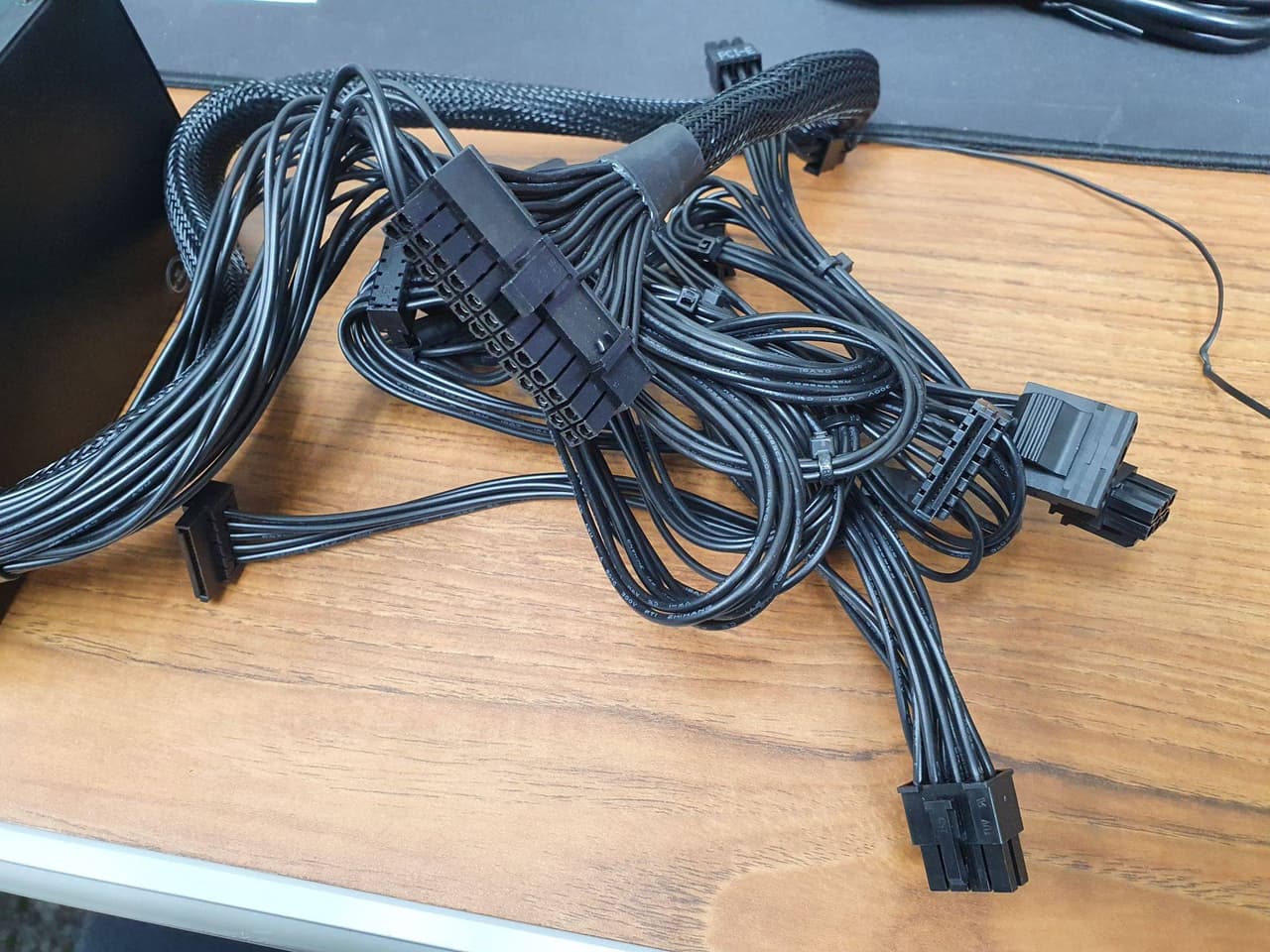 #開箱 InWin迎廣 P65F 650w 金牌直出Power - 3C板 | Dcard