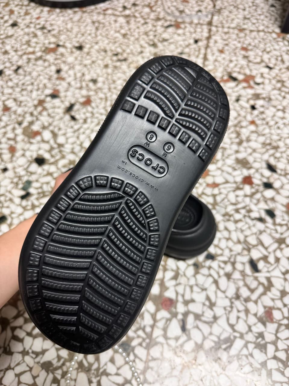 #我要賣 已售出Crocs m6w8 - 二手交易板 | Dcard