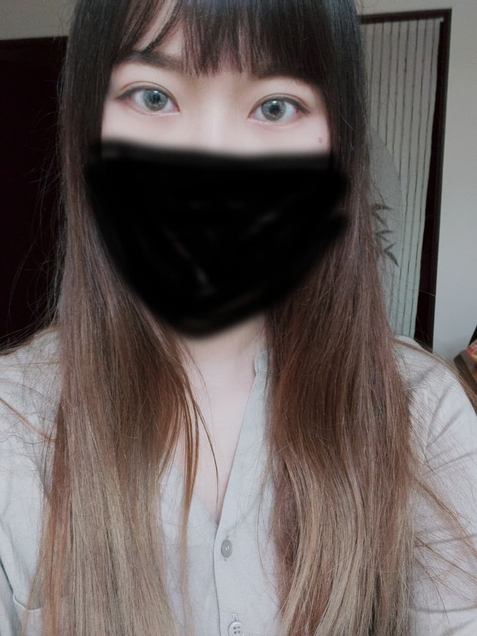 #分享 Vlens 季拋 暮光灰 - 隱形眼鏡板 | Dcard