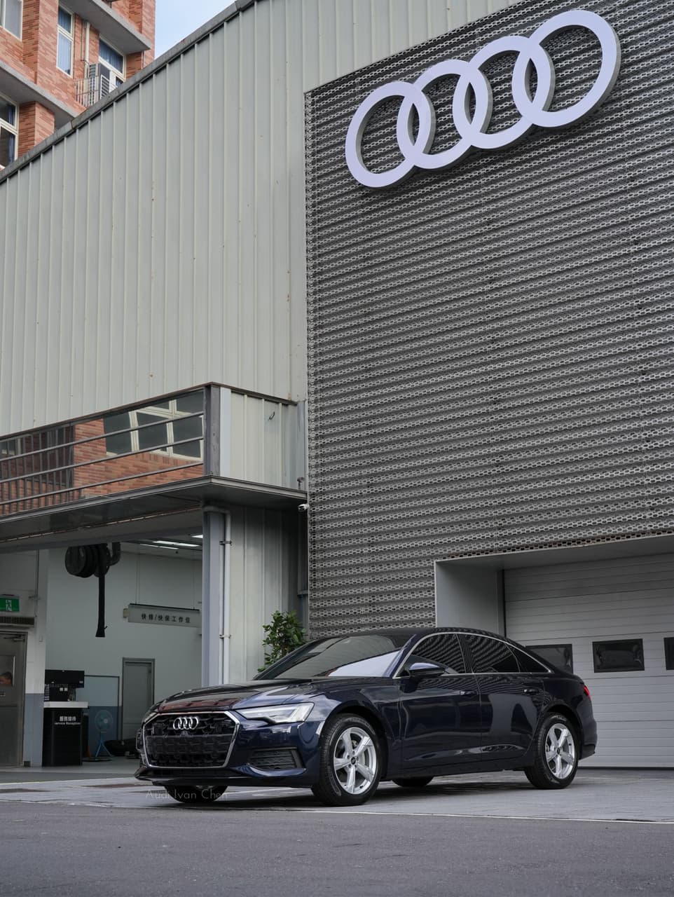 交車分享｜Audi A6 Sedan 40 TFSI｜金屬無垠藍 Firmament Blue 5U - 汽車板 | Dcard