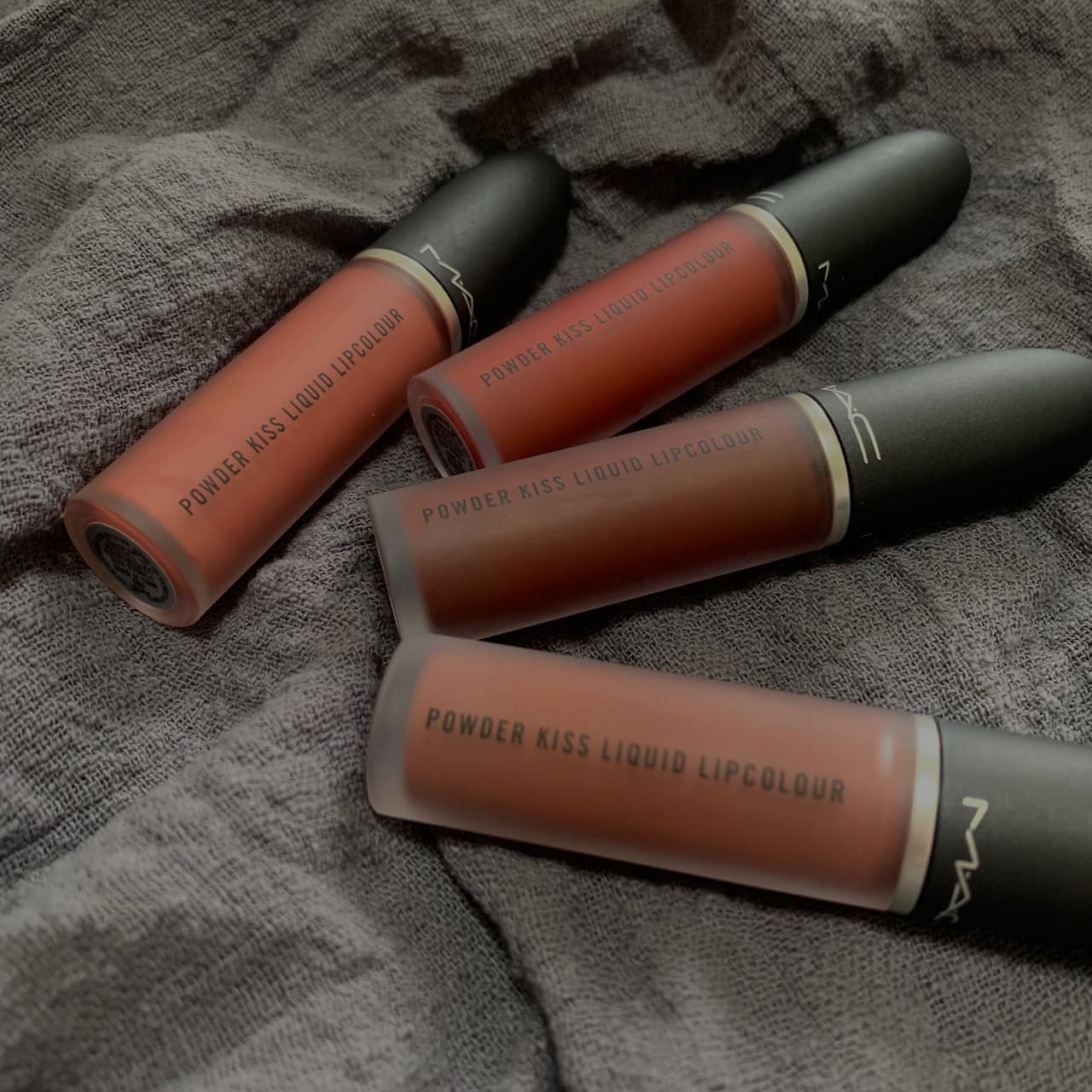 #試色 MAC絲柔粉霧唇釉 #989 #991 #993 #997 讓你魅力四射的四色試色🥳 - 美妝板 | Dcard