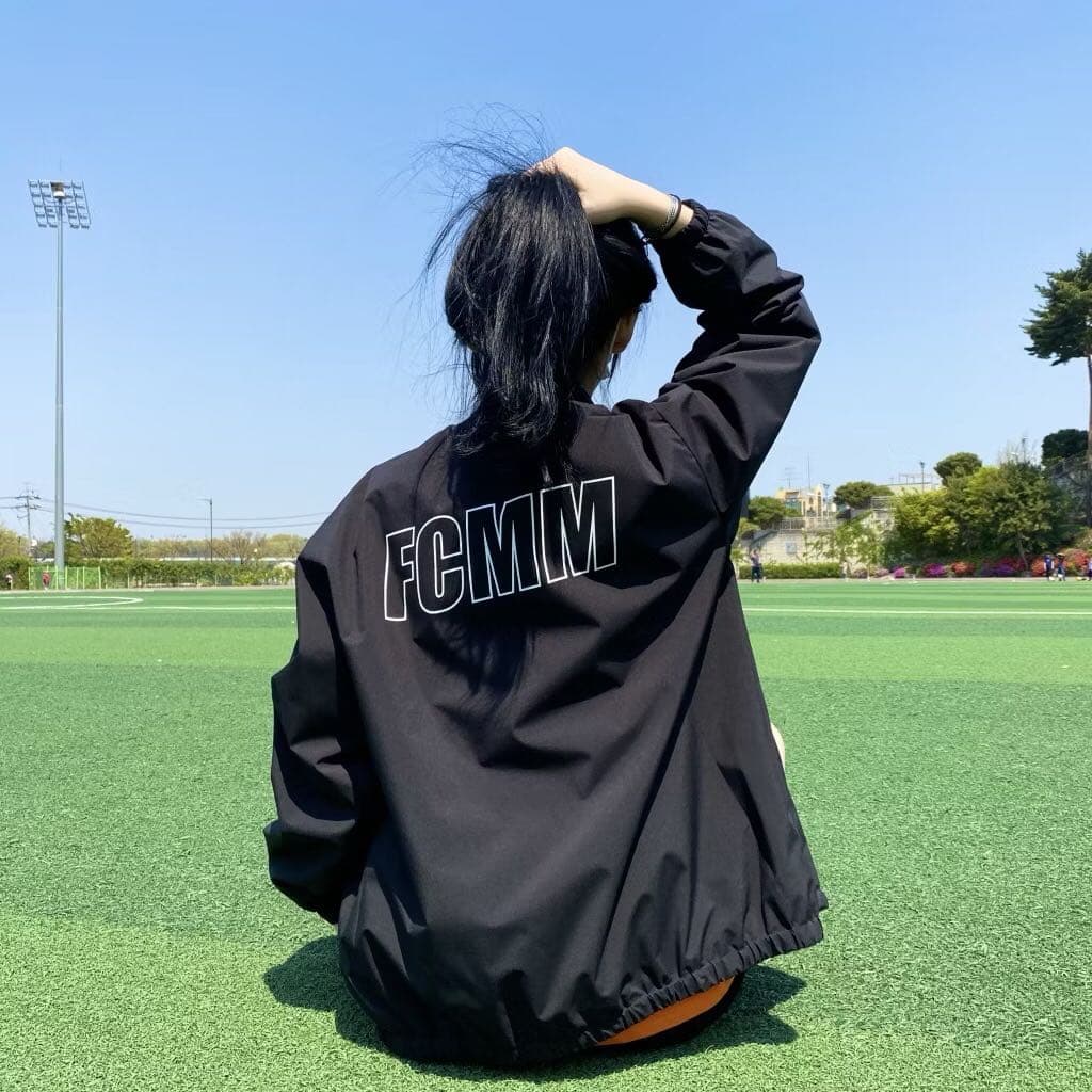 現在穿剛剛好🔥版型絕佳時髦到被問翻🔍正韓FCMM CLUB 風衣外套～ - Karui (@goldgold100) | Dcard