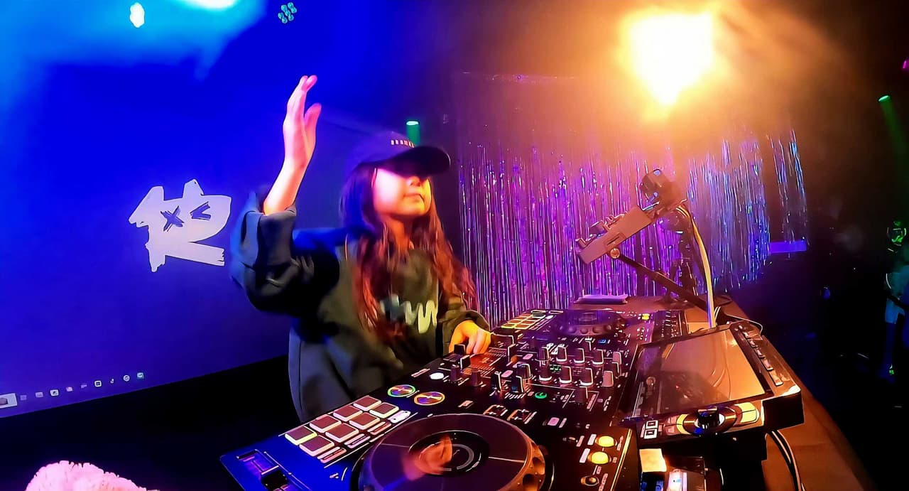 金氏世界紀錄認證最年輕DJ！7歲日本小學生DJ RINOKA - Loretta (@loretta_201) | Dcard