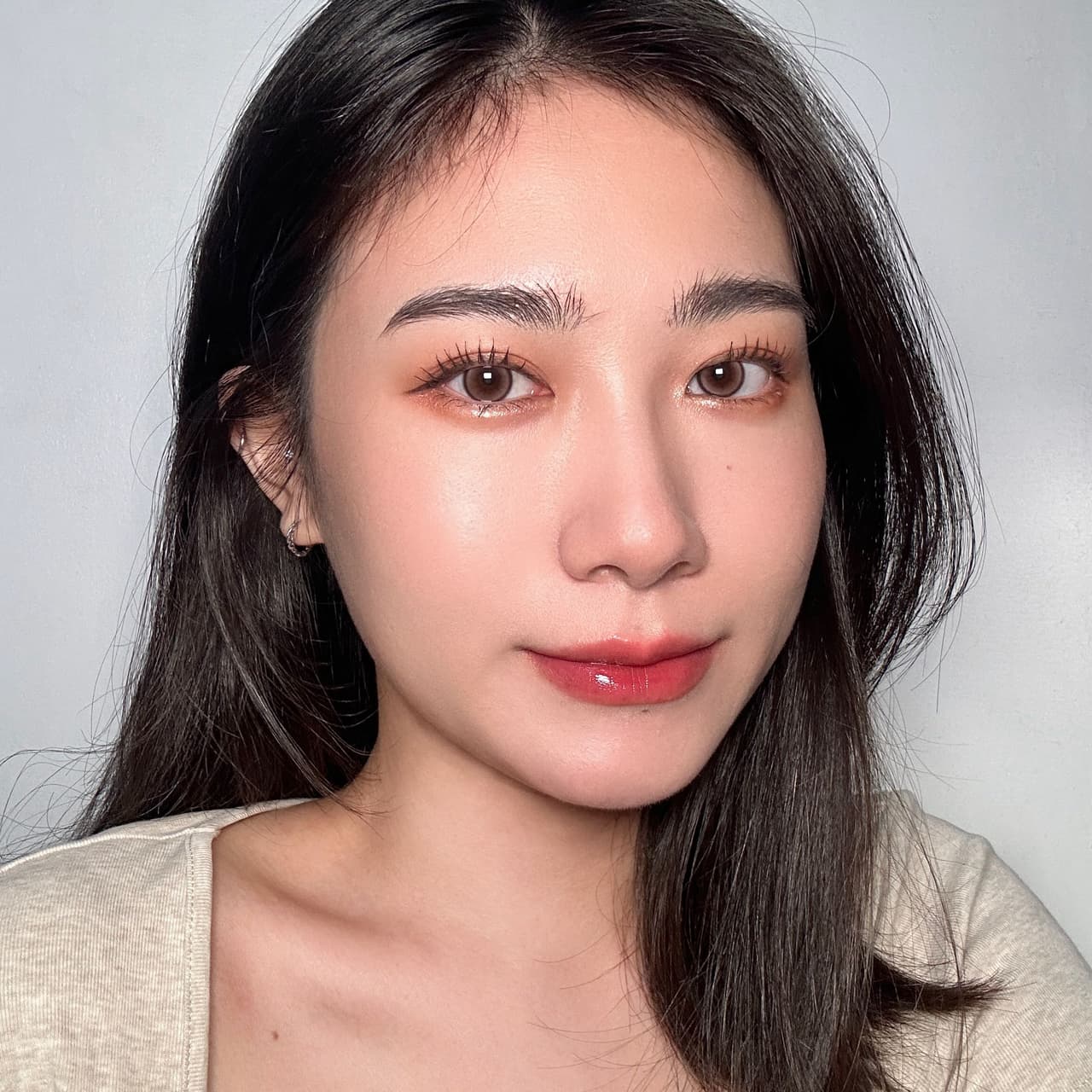 🎁🫶🏻Hapa Kristin 純淨透亮&深邃電眼 #夢幻棕 #午夜灰 - 摸你卡撐 (@vivi47) | Dcard