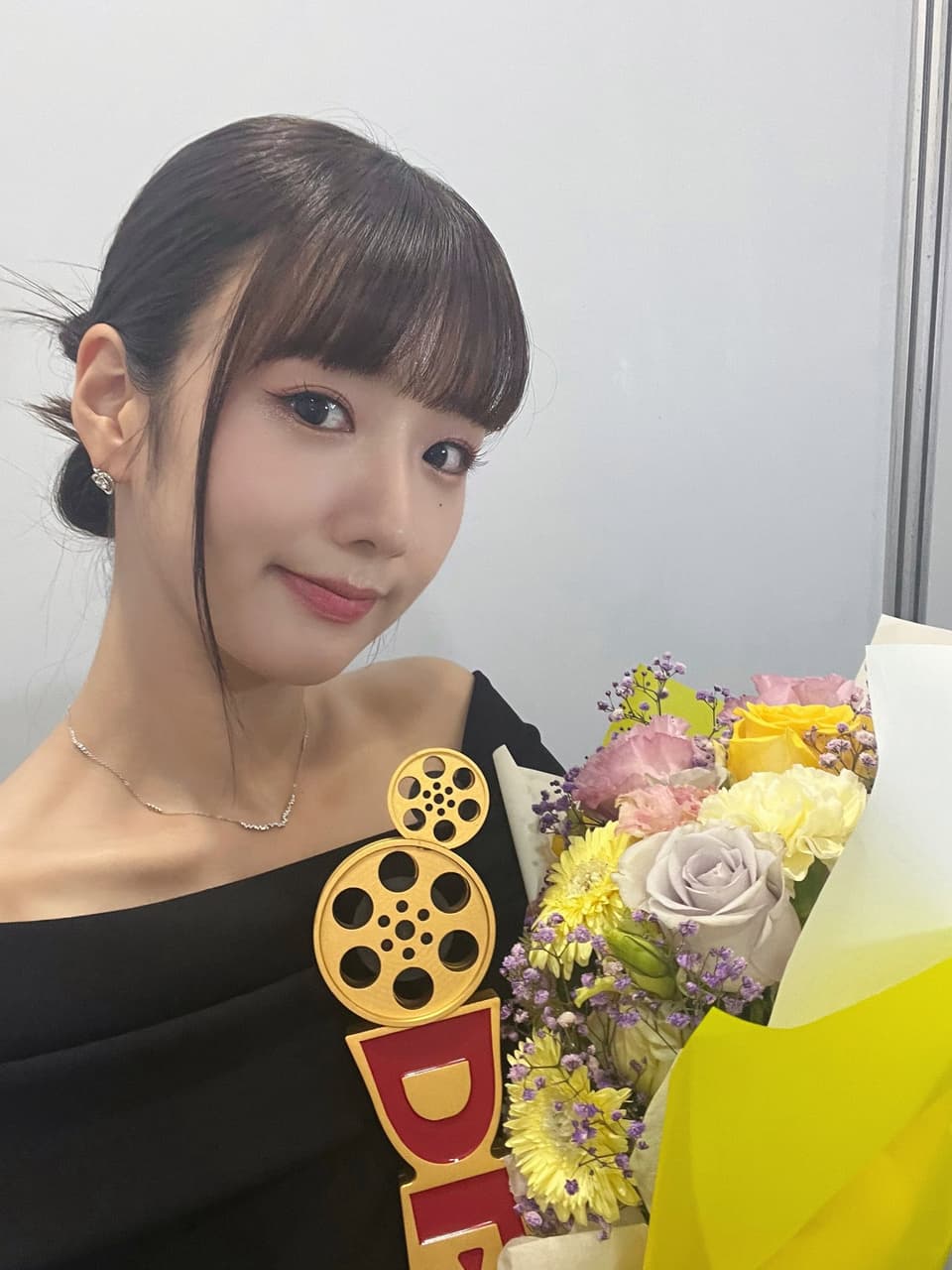 #情報 恭喜尹演員得獎Over The Top最佳女配🎉 - Apink板 | Dcard