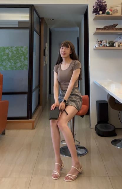 短版奶茶穿搭 - みぞれ (@arare) | Dcard