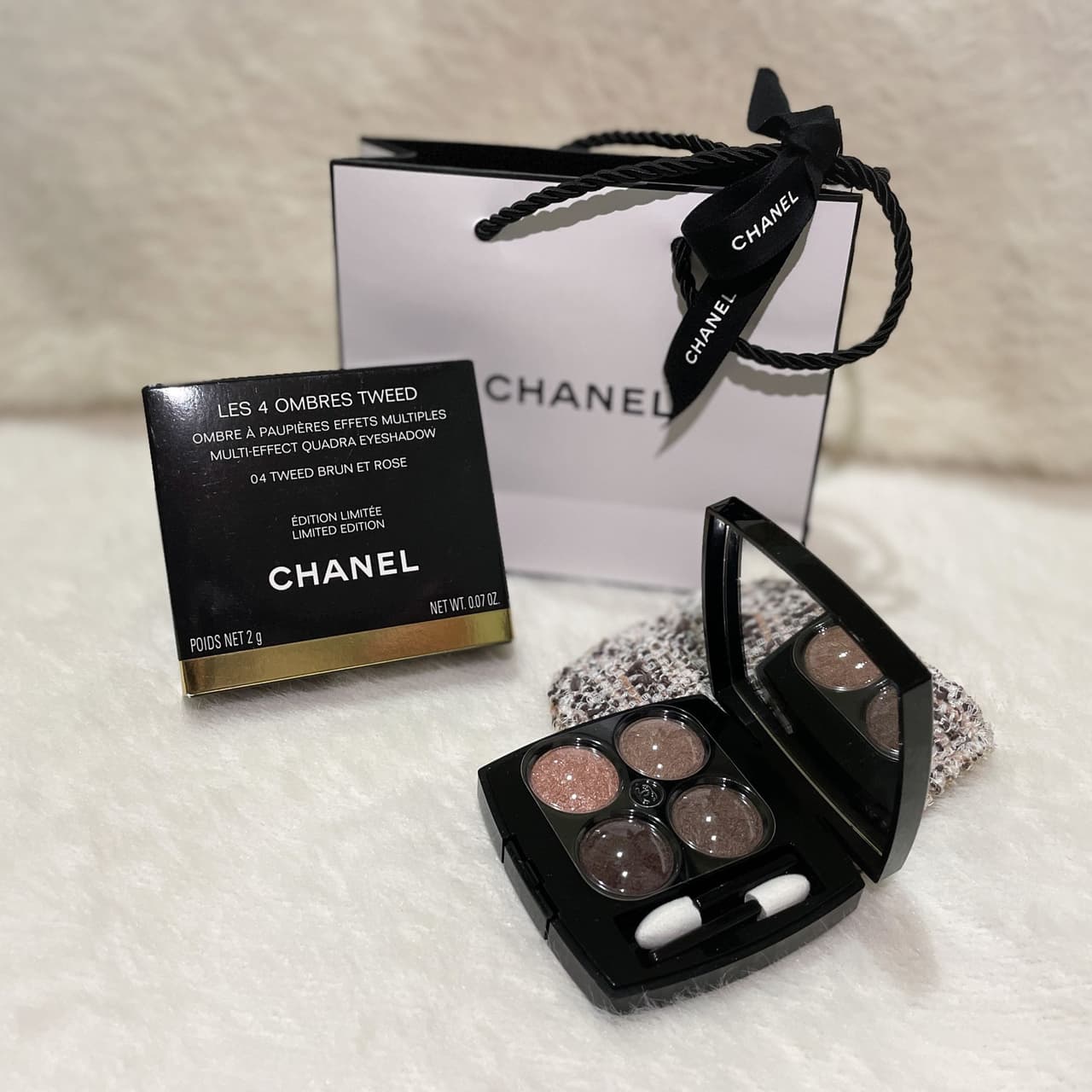CHANEL 斜紋軟呢四色眼影 #04 - 美妝板 | Dcard