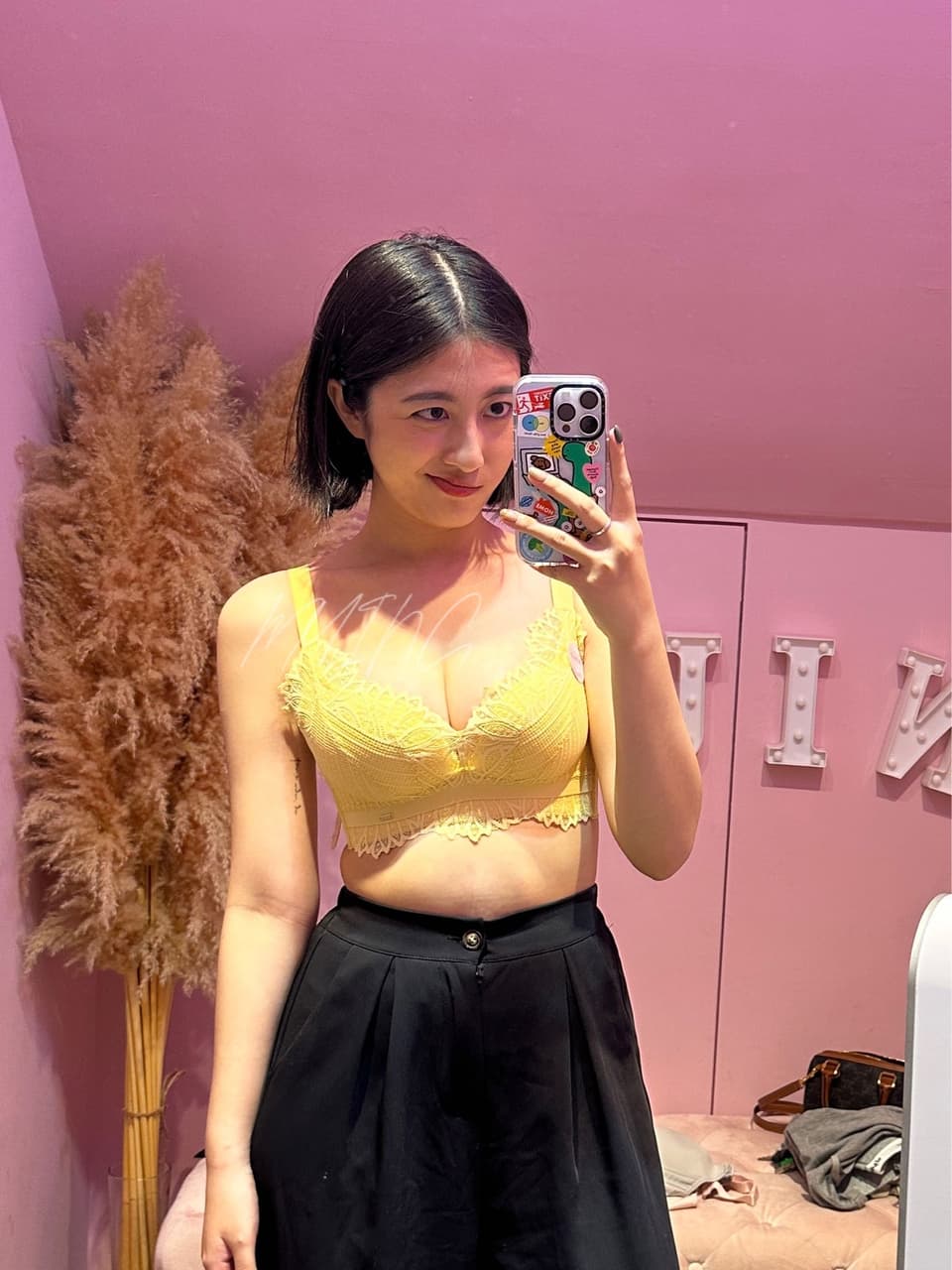 NIUNIU 五顏六色ㄉ內衣👙黃色最可愛💛💛！！！ - 女孩板 | Dcard