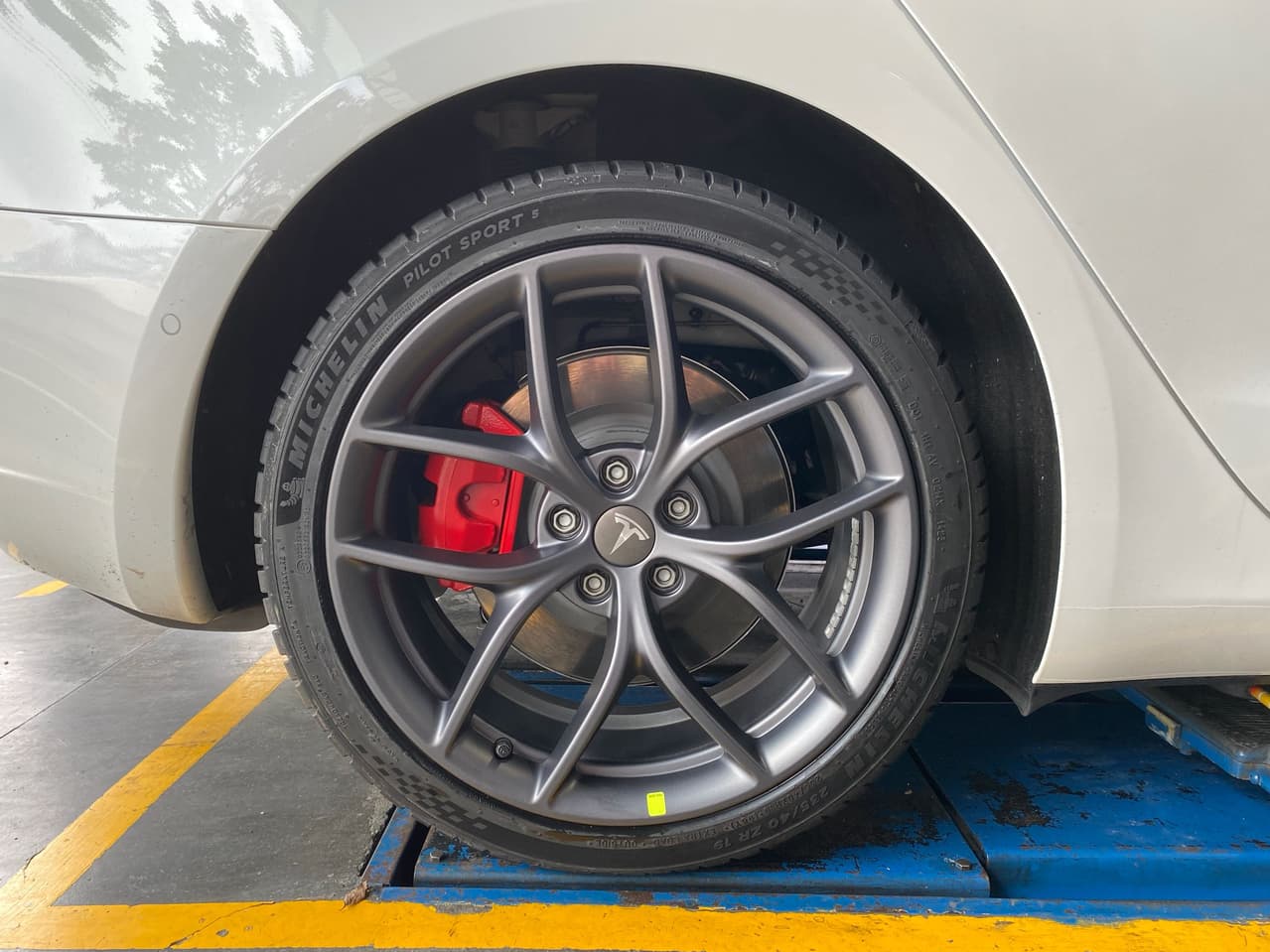 特斯拉 Model 3 SR+ 換 Zero G via Michelin PS5 235 40 R19 - 汽車板 | Dcard