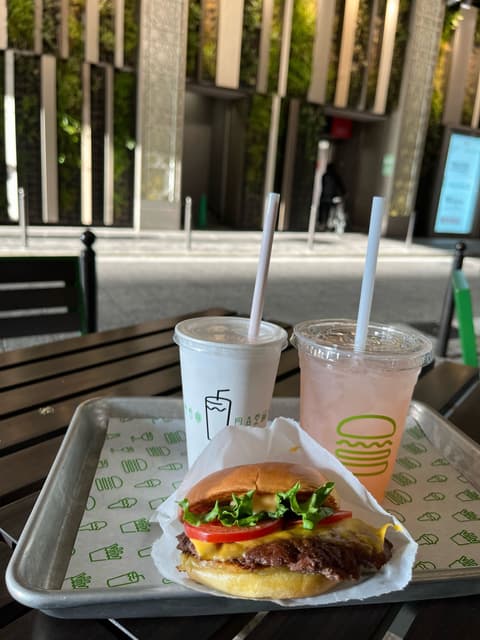 Shake Shack 什麼時候來台灣開店！ 我和Shake Shack的愛恨交織之美國、日本、新加坡、泰國分店開箱 - 🌼 小花 (@yul ...