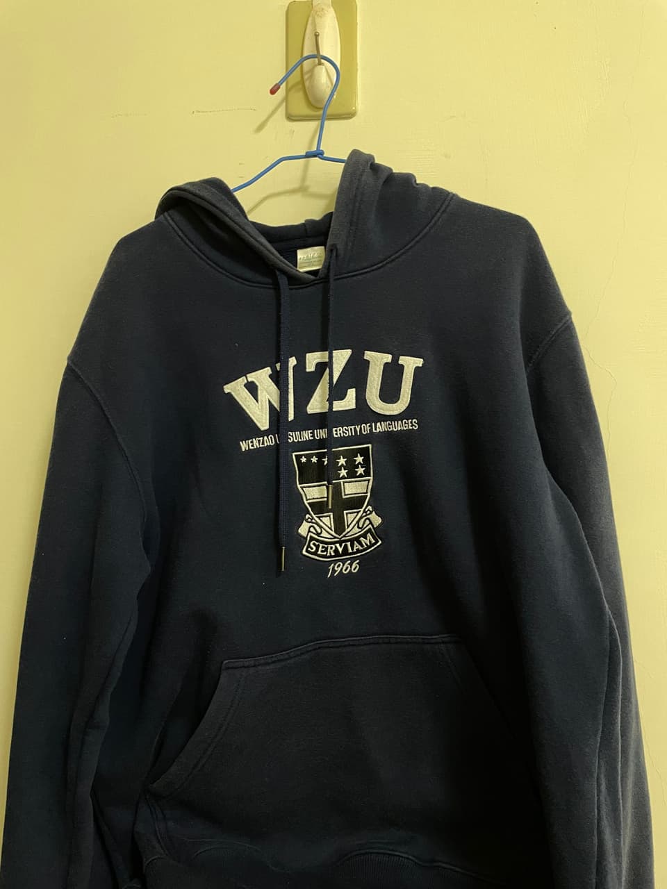 售! 文藻帽t 文藻外語大學板 Dcard