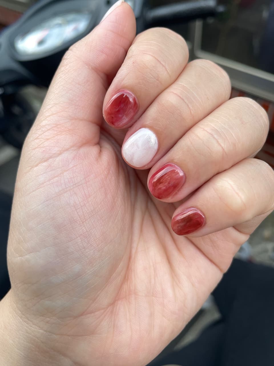 問題 請問大家這樣的美甲好看嗎?(已解決 美甲板 Dcard