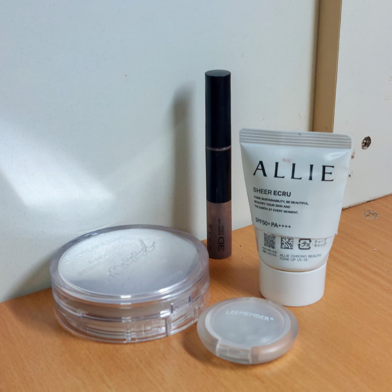 2024第一波光禿禿彩妝 - 褚褚可憐 (@cjv0116) | Dcard