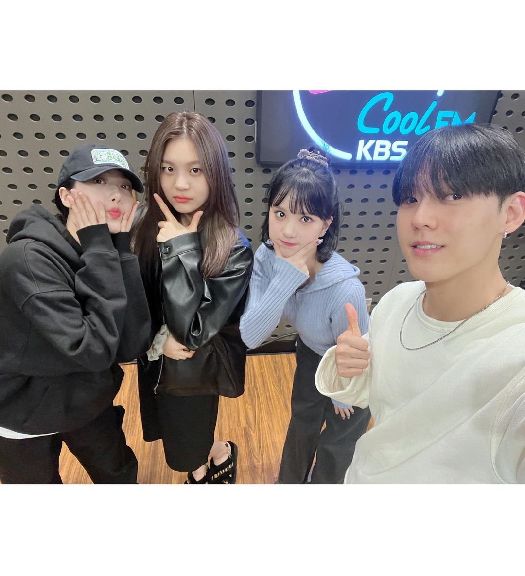 #行程 #電台 230208 VIVIZ - KBS Cool FM BTOB Kiss the Radio - GFRIEND板 | Dcard