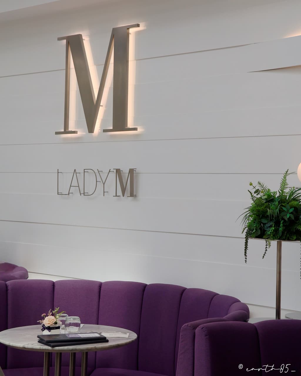 ㄩㄐ今天吃什麼？帶你們吃頂級法式千層 與世界冠軍興波咖啡聯名啦！｜Lady M - 美食板 | Dcard