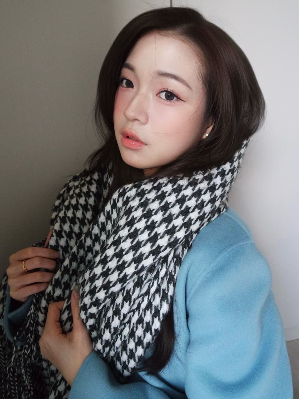 #分享 冬天適合帶圍巾的妝容｜韓國超好看的小眾彩妝品牌 - 美妝板 | Dcard