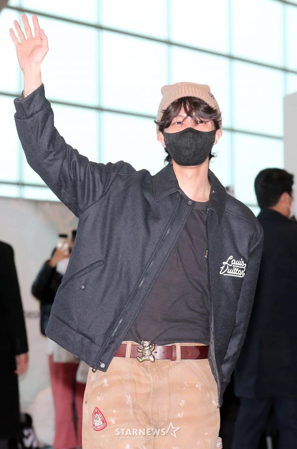 #分享 #theqoo熱門 為了出席金唱片而出國的防彈少年團j-hope (+Insta) - BTS板 | Dcard