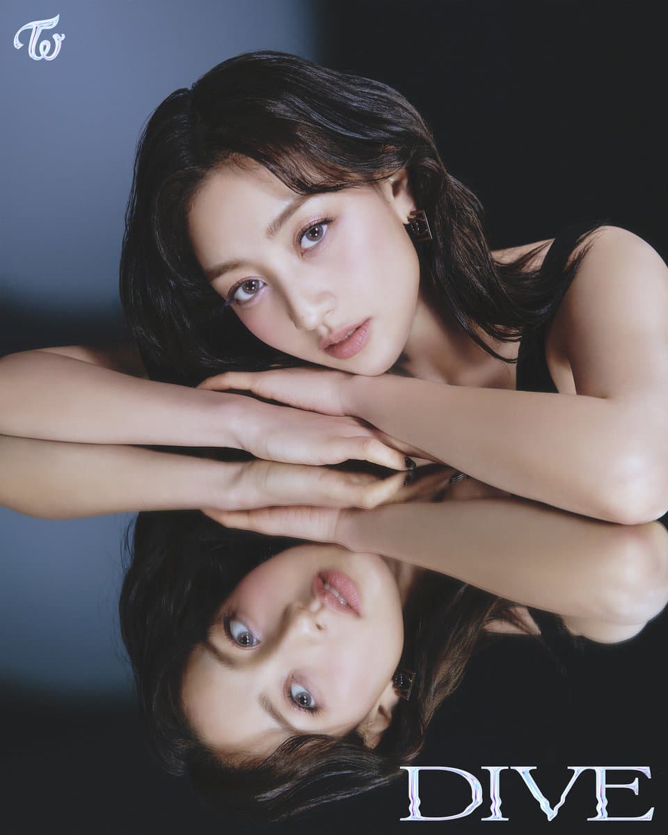 #回歸 2倍TWICE的美貌《DIVE》鏡子ver.概念照（子志彩多MI - TWICE板 | Dcard