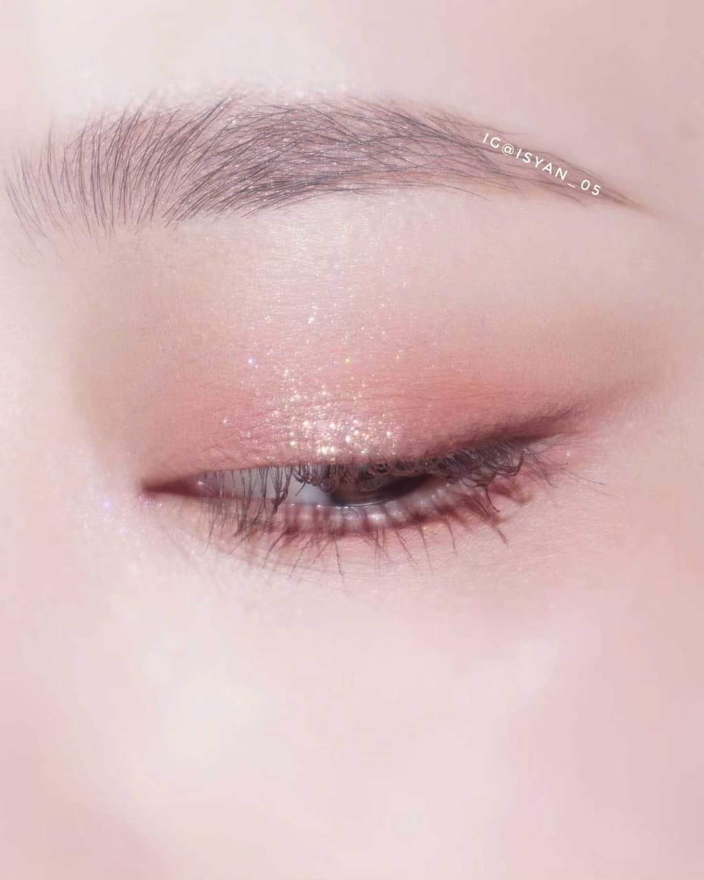 今日水蜜桃眼妝教學🍑🍒 - yan's makeup (@isyan_05) | Dcard