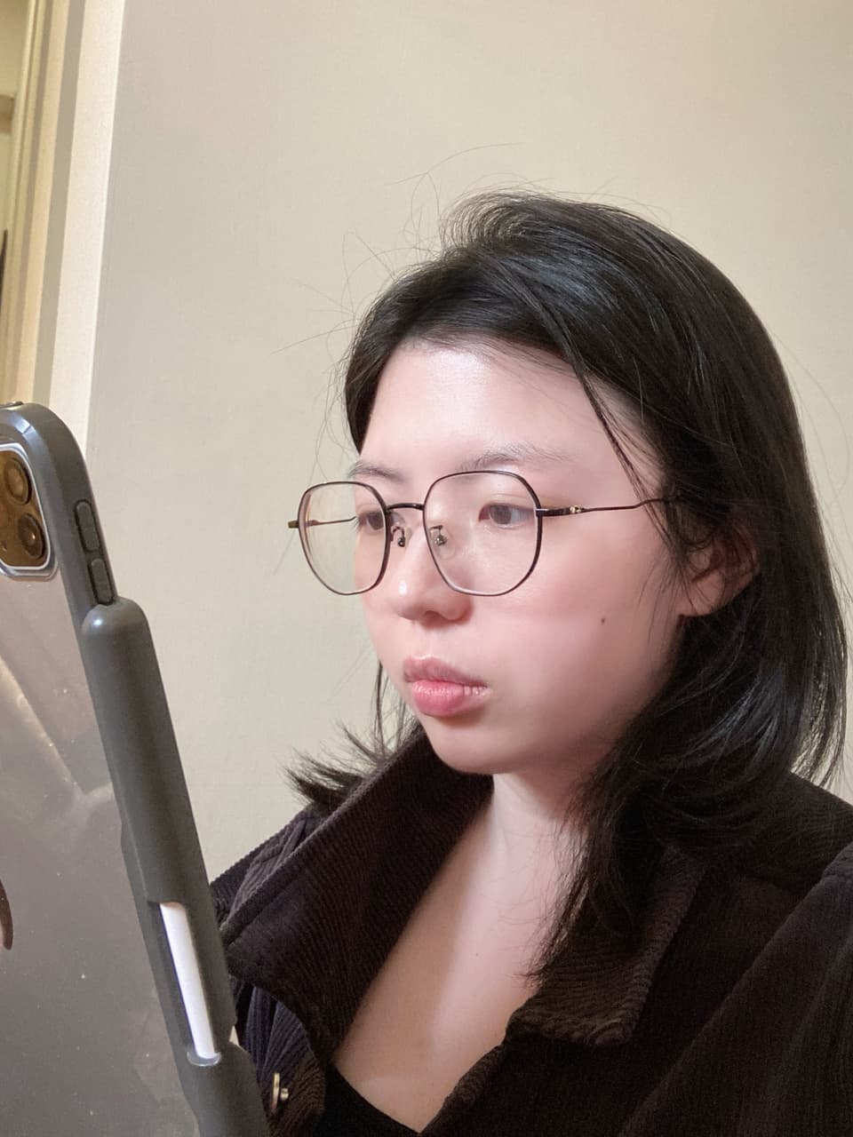 疲憊浮腫OUT!你的眼部守護者 冰熨斗開箱! ft.巴黎萊雅 - 木木 (@dmlu) | Dcard