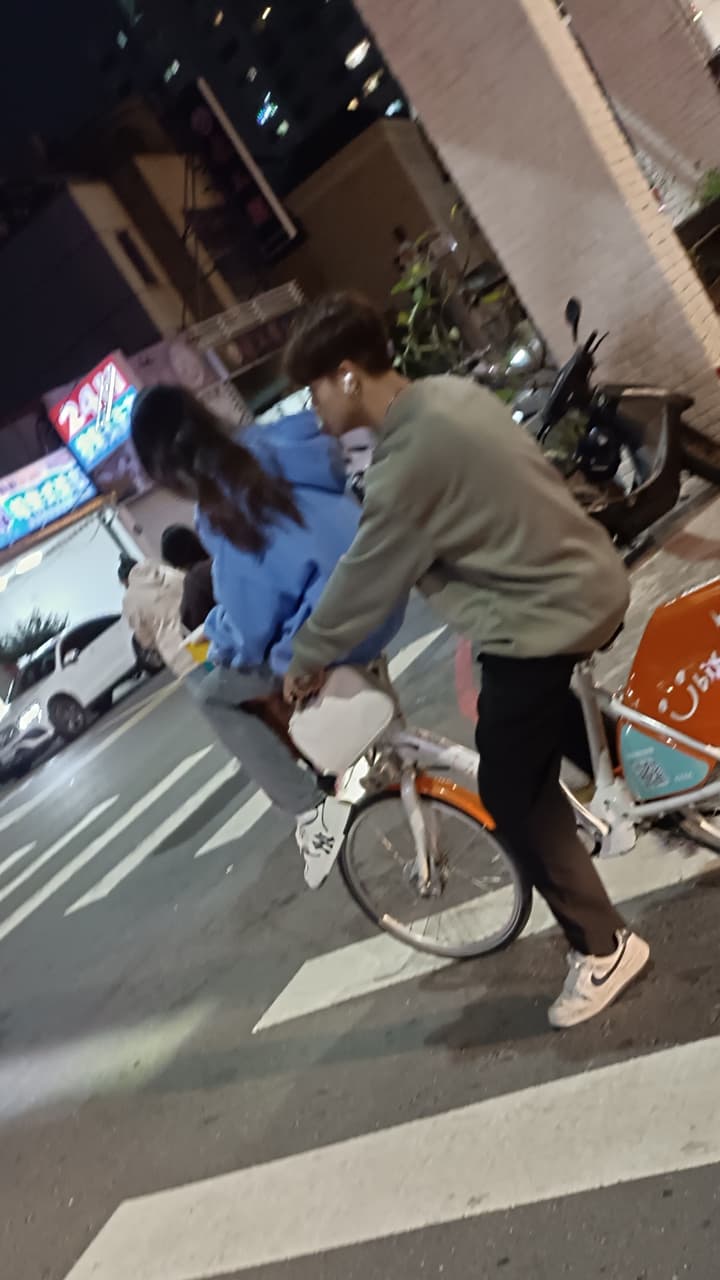 Youbike 這樣騎？ - 閒聊板 | Dcard