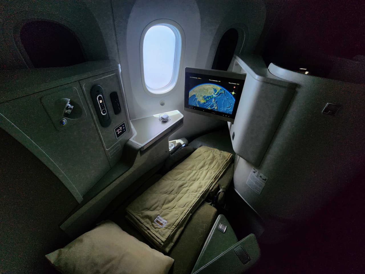 #國外遊記 #飛行記錄 越南航空 🇰🇷韓國釜山-🇻🇳越南胡志明市-🇹🇭泰國曼谷 B789+A321 商務艙分享(含貴賓室開箱) - 旅遊板 | Dcard