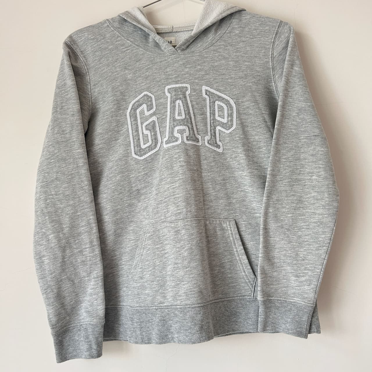 #已贈出 GAP灰色帽踢 - 贈物板 | Dcard