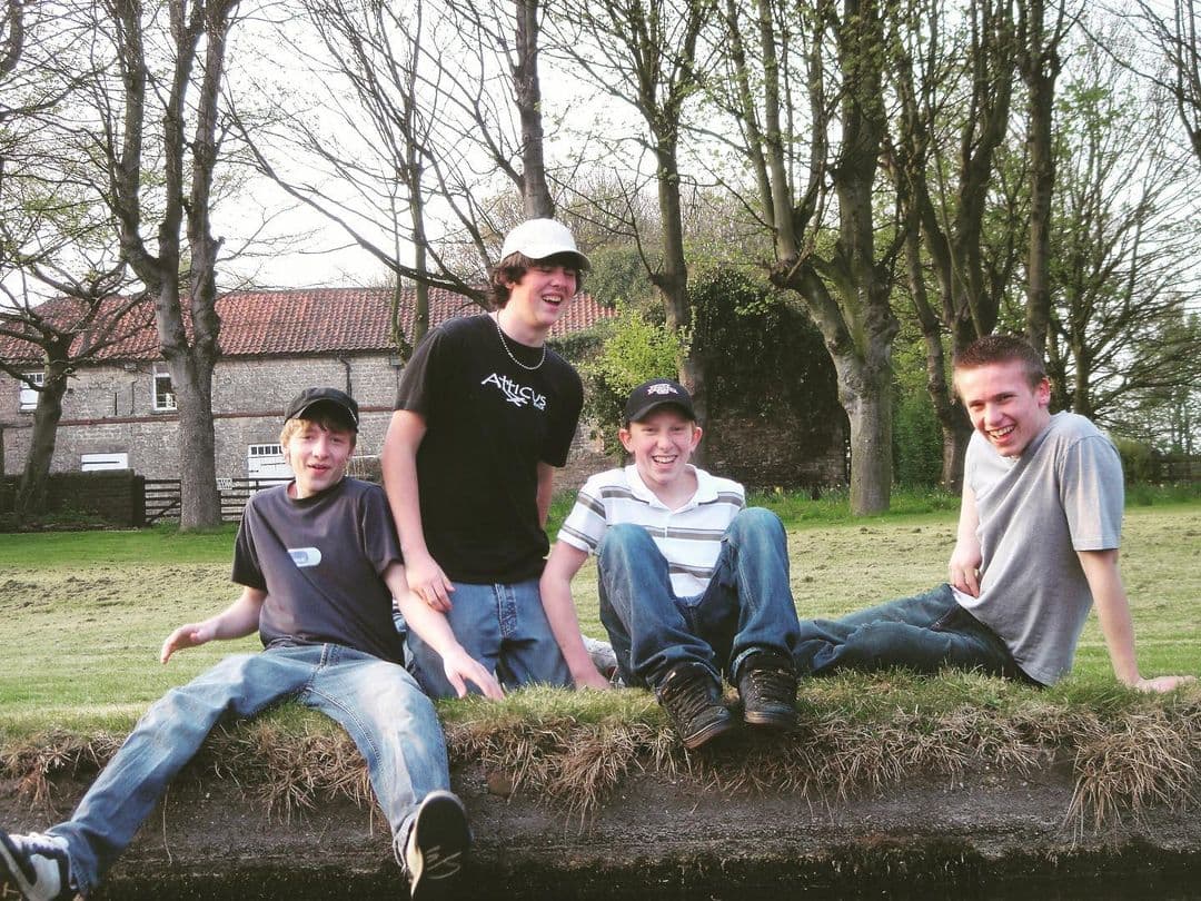 #分享 ＃樂團分享 英國金屬樂團WHILE SHE SLEEPS今晚登台，帶你一起跳入金屬樂的坑 ️‍🔥 - 音樂板 | Dcard