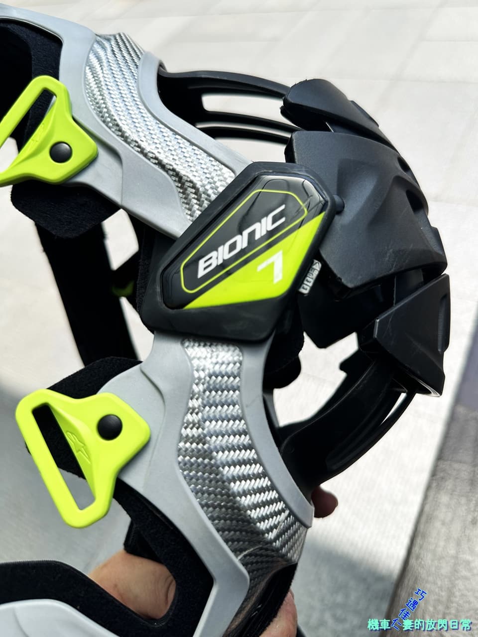#人身部品 [部品開箱] Alpinestars Bionic-7 Knee Brace Set A星 機械腳 機械式護膝 越野 - 重機板 ...