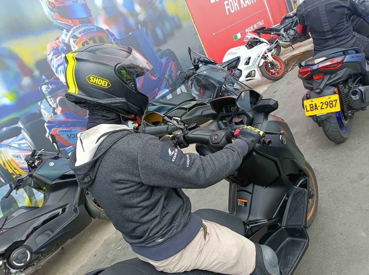 #黃牌 第一台黃牌羊選XMAX可以嗎 - 重機板 | Dcard