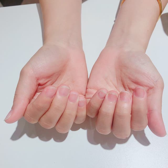 分享 醜到炸的咬甲軟甲 台中光療美甲矯正 美甲板 Dcard