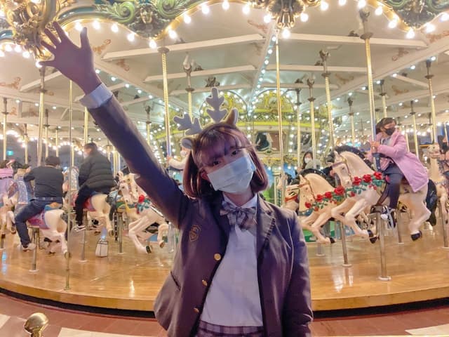 12月樂天世界拍照分享！租校服！ - 𝑌𝑢𝑛𝑎_유나 (@hi_una_) | Dcard