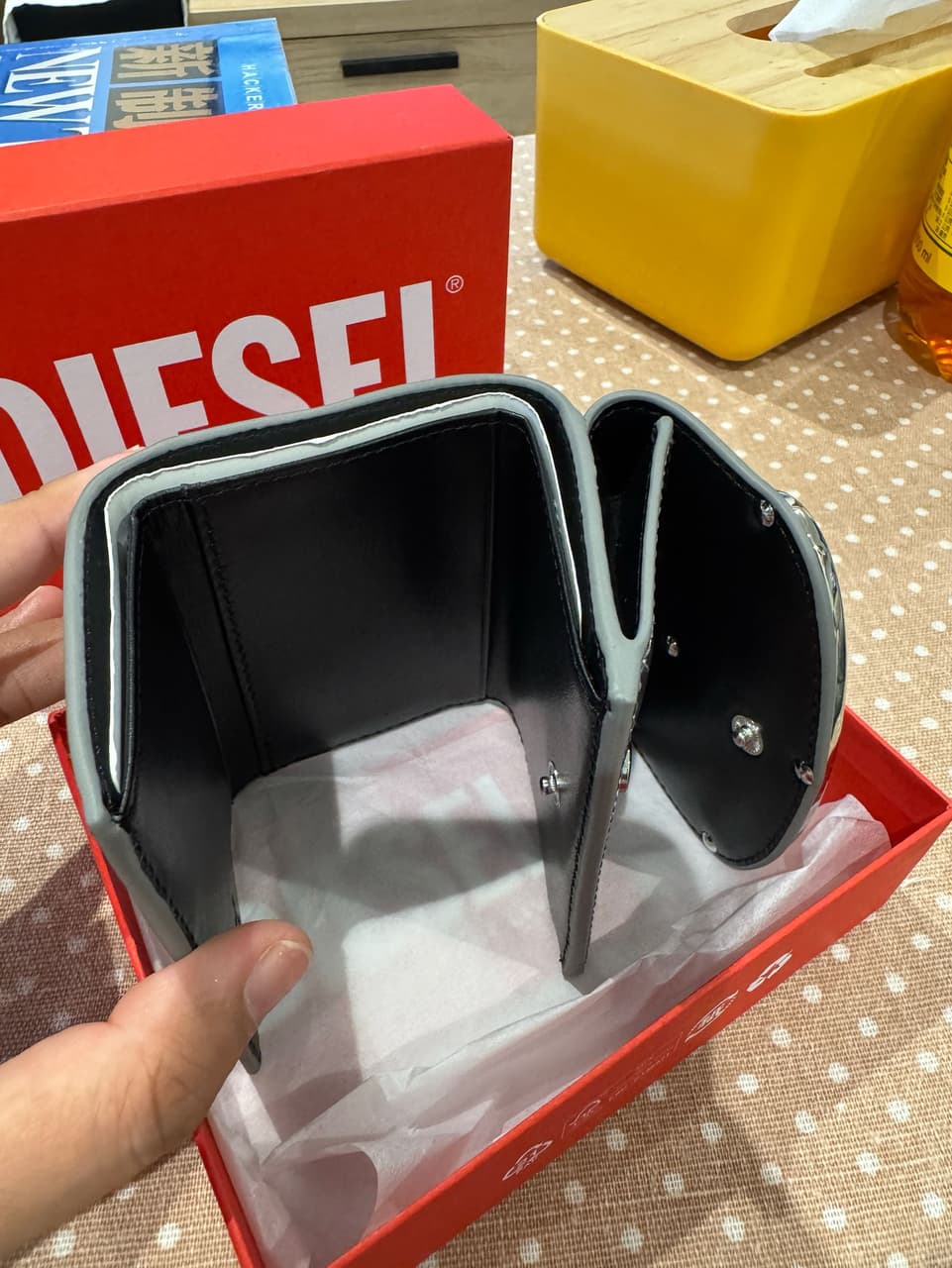 #我要賣 我要賣DIESEL三折錢包 - 二手交易板 | Dcard