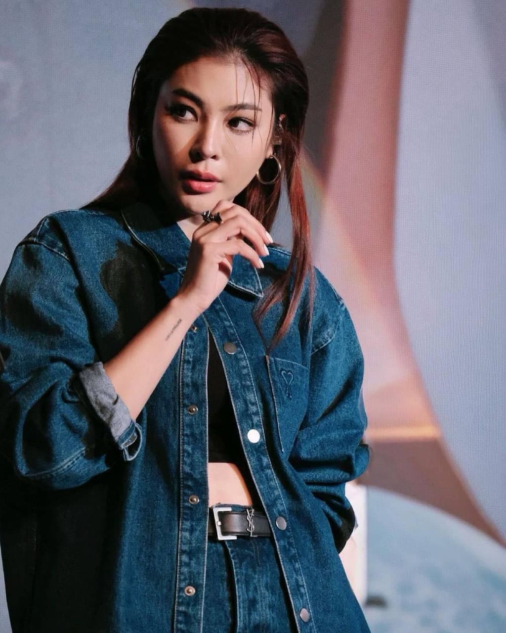 天花板等級的姐姐 - 彩虹板 | Dcard