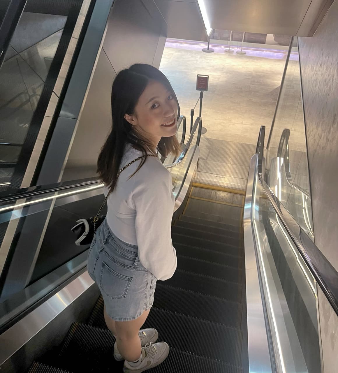 手扶梯拍📷 - (⁎˃ᴗ˂⁎) (@chun_u____) | Dcard