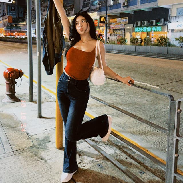 #分享 170Vi 香港🇭🇰出遊港風&迪士尼穿搭 ️💙🌟 - 穿搭板 | Dcard