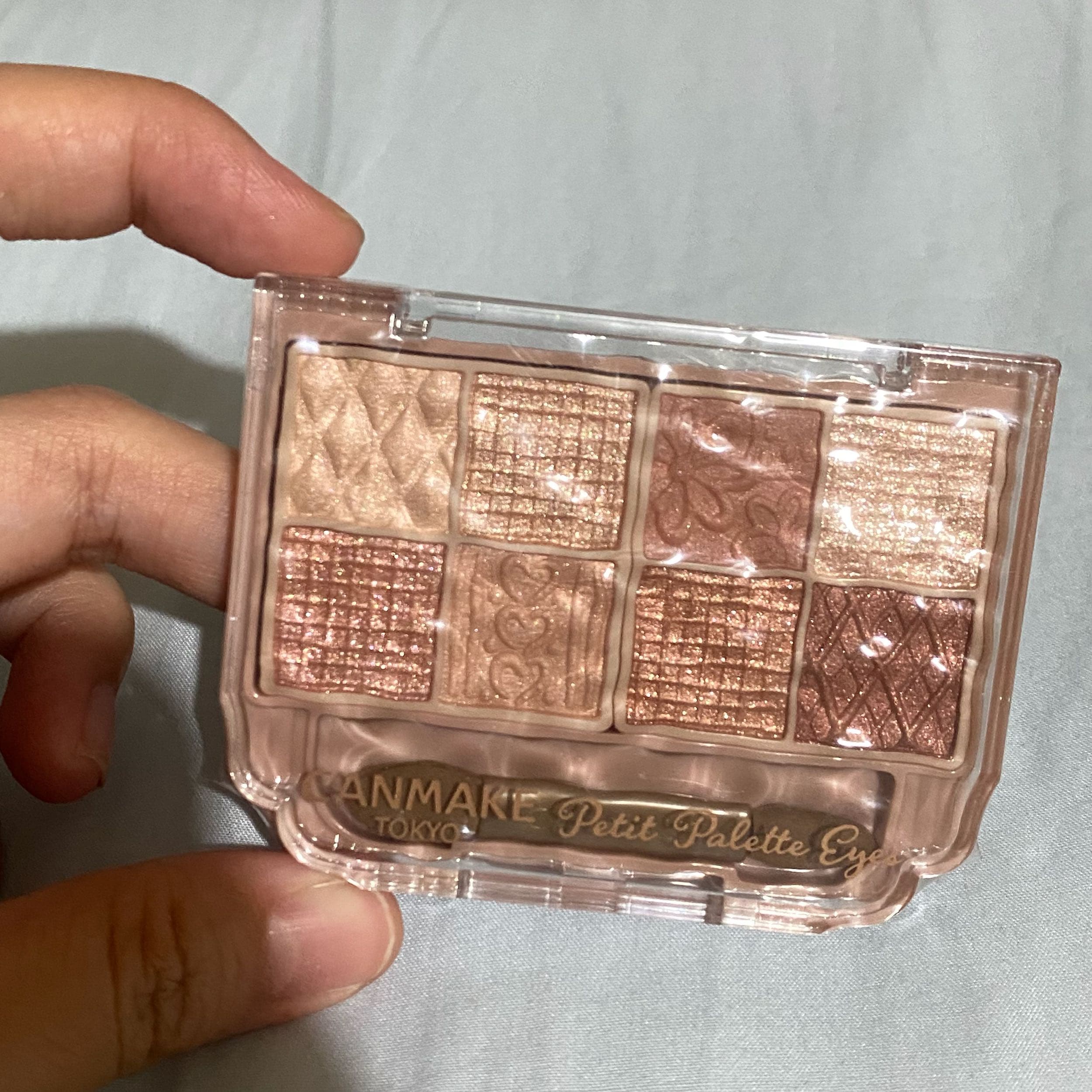 #我要賣 Canmake 8色眼影 02 - 二手交易板 | Dcard